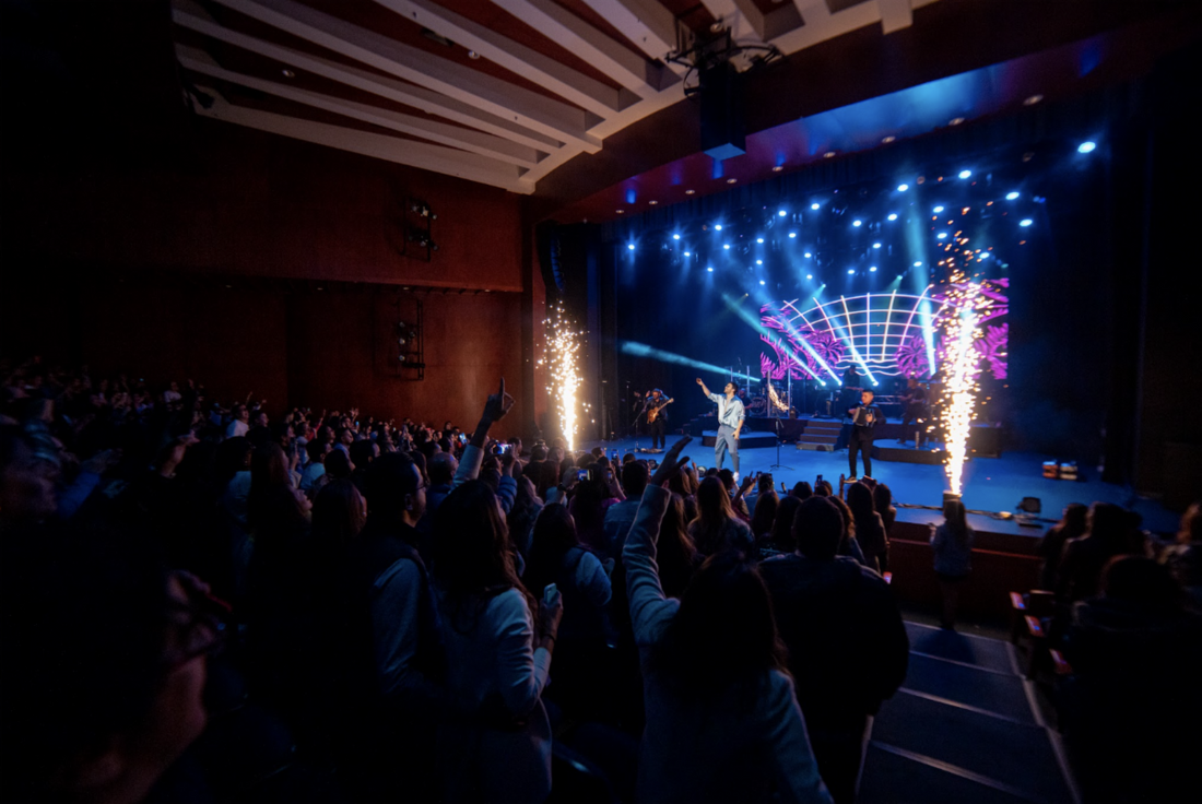 ASÍ FUE EL CONCIERTO DE GUSI CON LLENO TOTAL EN BOGOTÁ